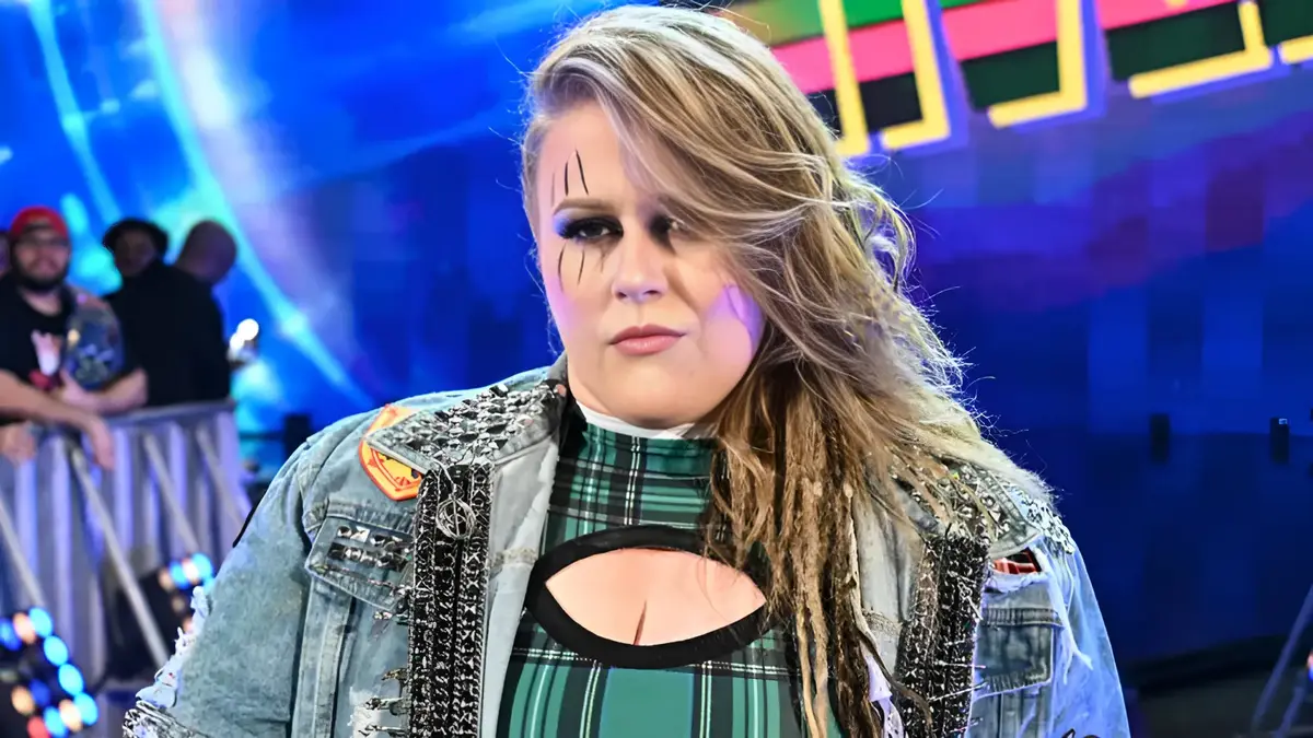 WWE in Sorge: Verletzung von Piper Niven könnte ihre Karriere beenden – WWE stärkt AAA: Gehälter ...