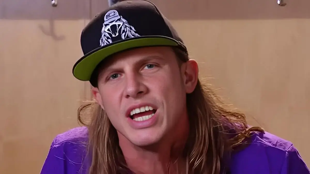 Matt Riddles kontroverse Aussage über AJ Lee, Vorwürfe gegen Brock ...