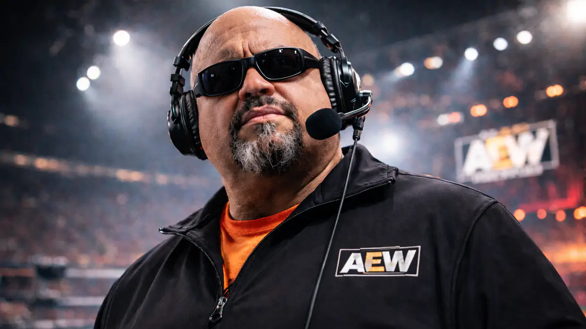 Taz meldet sich nach Rückkehr ans Kommentatorenpult zu seinem ...